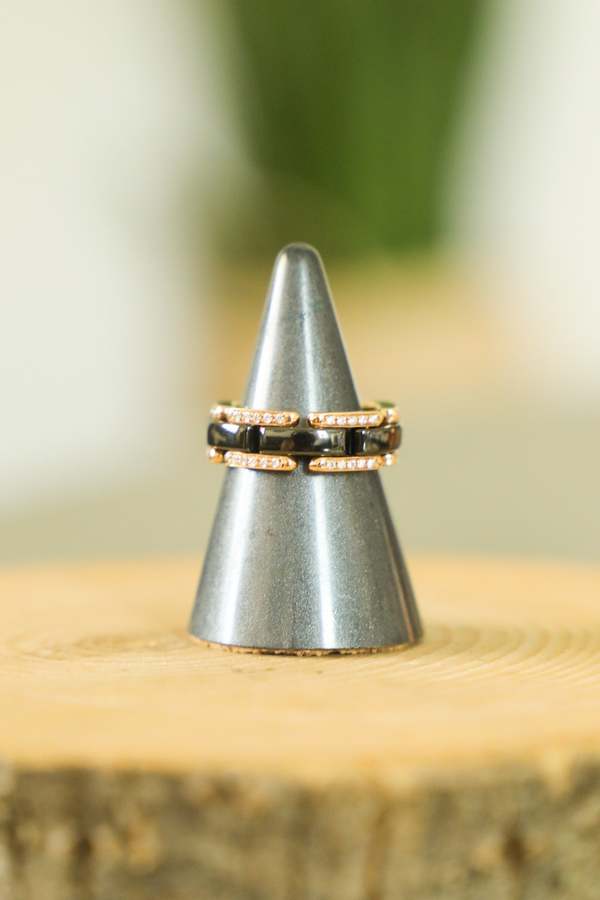 XIV Karats R011 14k RG Size 6.5 w/40 Round Diamonds 0.19cts & Onyx Band ...