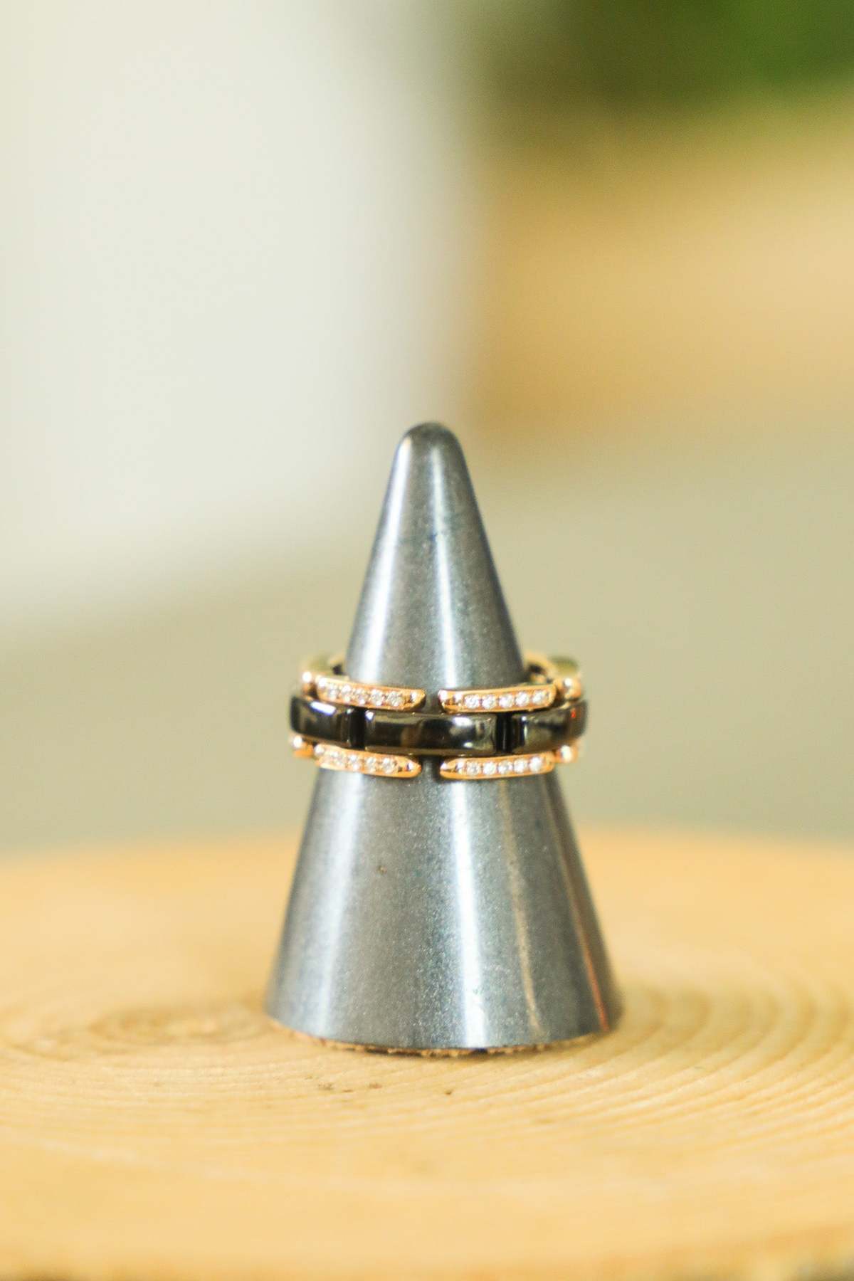 XIV Karats R011 14k RG Size 6.5 w/40 Round Diamonds 0.19cts & Onyx Band ...