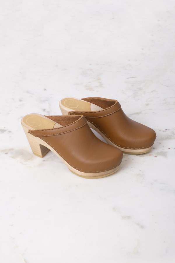 No.6 Old School Clog - Palomino | Garmentory